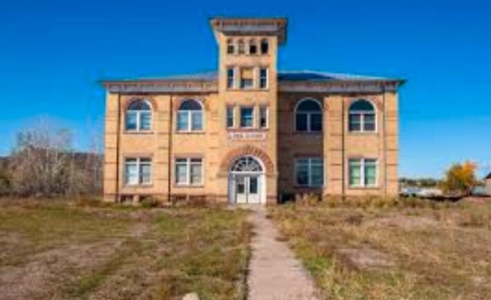 Trying to Keep It Standing: Owners of the Old Loma Schoolhouse Hope to ...