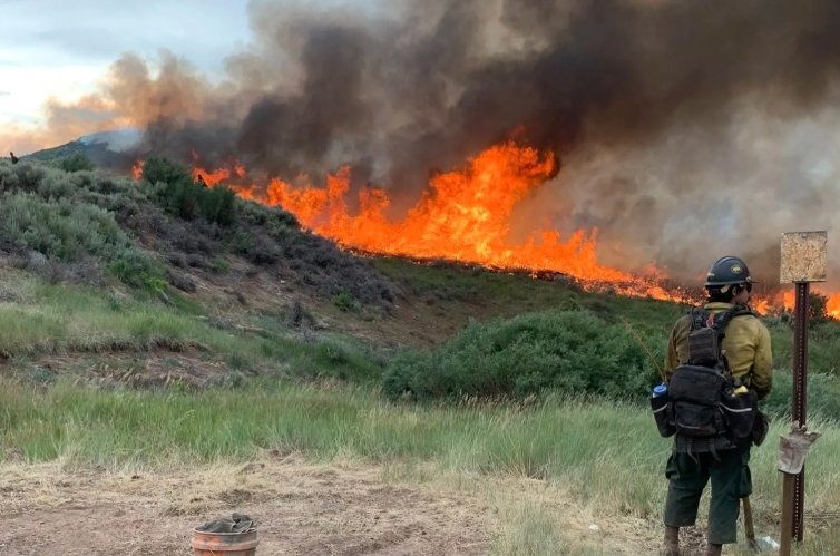 Massive Colorado Wildfires Continue to Expand, Lee Fire Tops 120,000 Acres